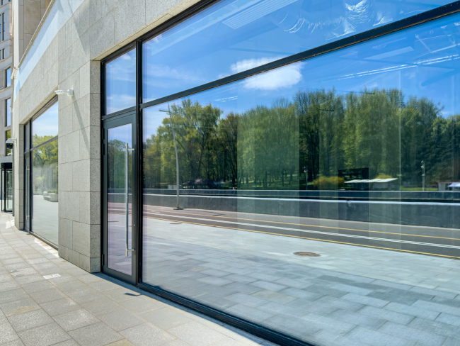 How to Choose the Right Commercial Window Cleaning Company | Georgia ...